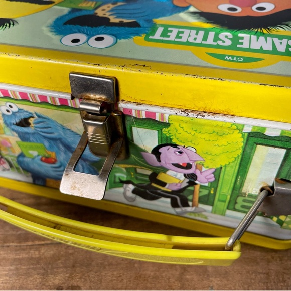 aladdin | Other | Vintage Sesame Street Muppets Metal Lunch Box 979 ...